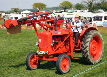 Nuffield: Tractors - Graces Guide