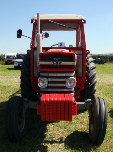 Massey-Ferguson: 100 Series - Graces Guide