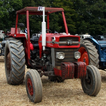 Massey-Ferguson: 100 Series - Graces Guide