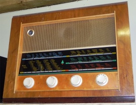 Bush Radio: Radios - Graces Guide