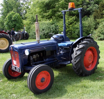 Fordson: Dexta - Graces Guide